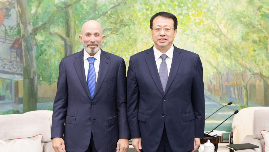 上海市市长龚正会见美国安达集团董事长兼首席执行官埃文·格林伯格